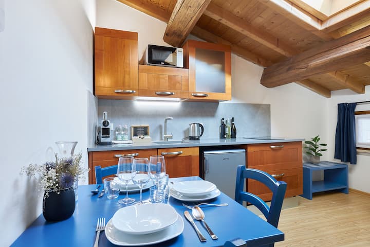 [Professor's Nest 11] - Verona Apartments - Verona