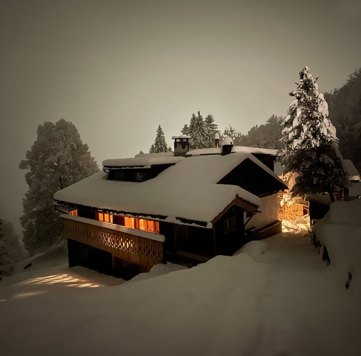 Charmantes, Stilvolles Chalet Mit 9 Schlafzimmern - Klosters-Serneus