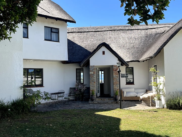 Lala Panzi House -  Grotto Beach, Voëlklip - Hermanus