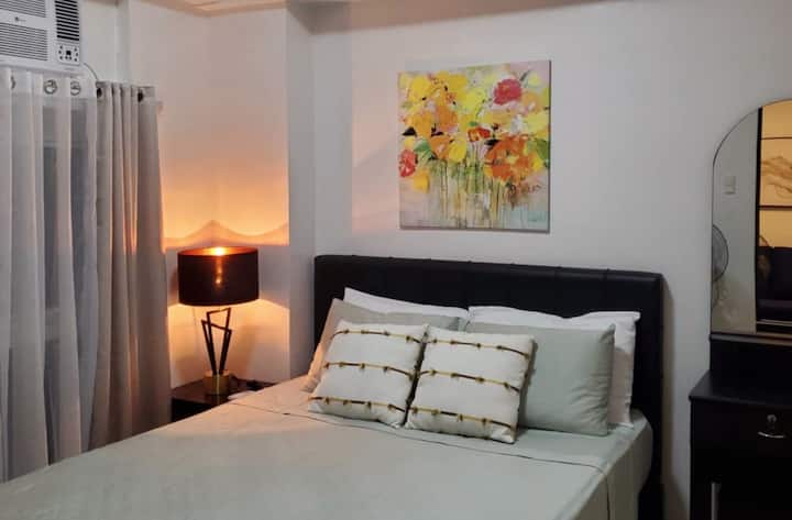 Convenient Stay In Eastwood City - Quezon City
