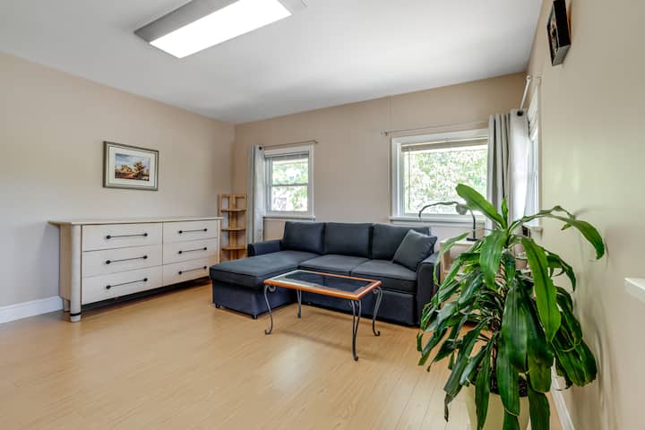 Charming 3br Home Near Downtown Kitchener - Waterloo