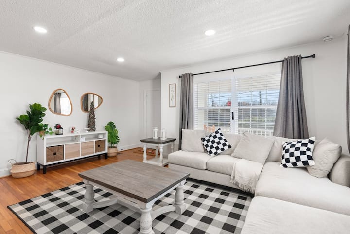 The Charlotte Nest - Charlotte, NC