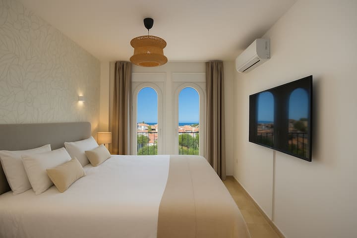 Luxury Apartment In Mijas – Sea View & Pool - La Cala de Mijas