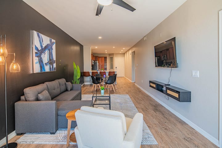 Spacious 2bd | Asu+sloan Pk+w/d+parking+sleeps 8 - Tempe, AZ