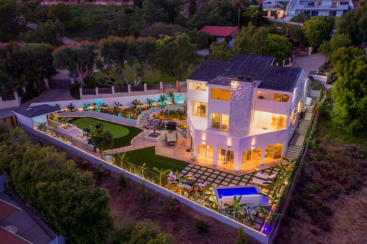 Modern Ocean View Malibu Home W/ Mini Golf & Spa - Broad Beach, CA