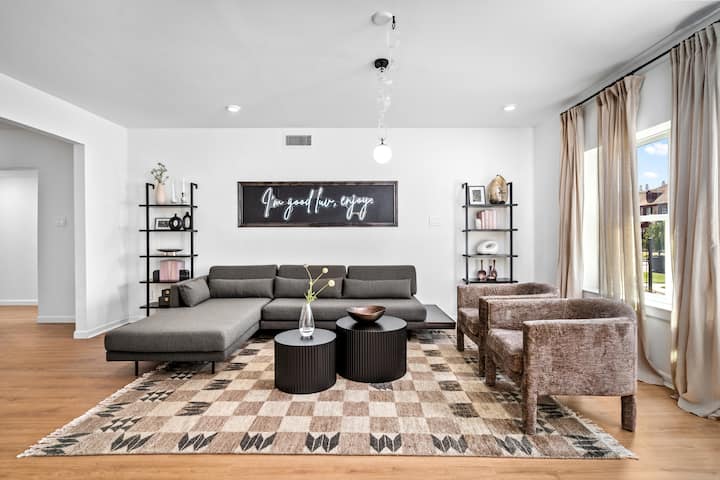 Resort-style 3br Ensuites •Slps10 •Pool-spa •Gated - Houston, TX