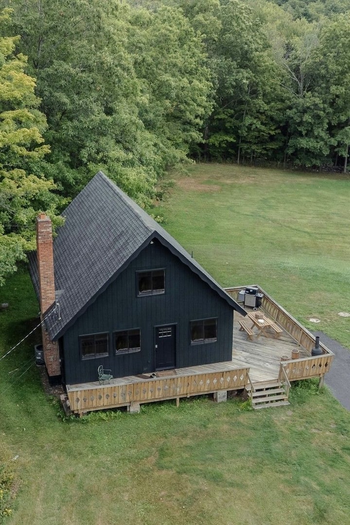 2 Miles To The Mt & Pet Friendly Alpine Cabin - Windham, NY