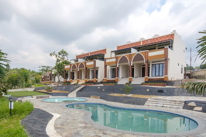 Mountain Breeze • 2br Scenic Villa With Pool - 