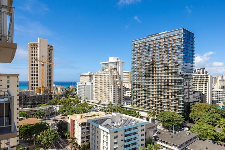 High Floor Mountain View 2 Bdrm Free Parking - Honolulu