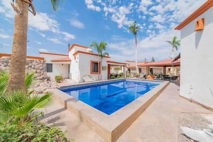 Peaceful 2br Villa With Pool - La Paz