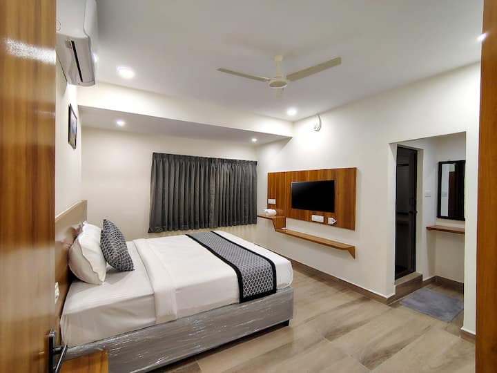 Deluxe Room - Tirupati