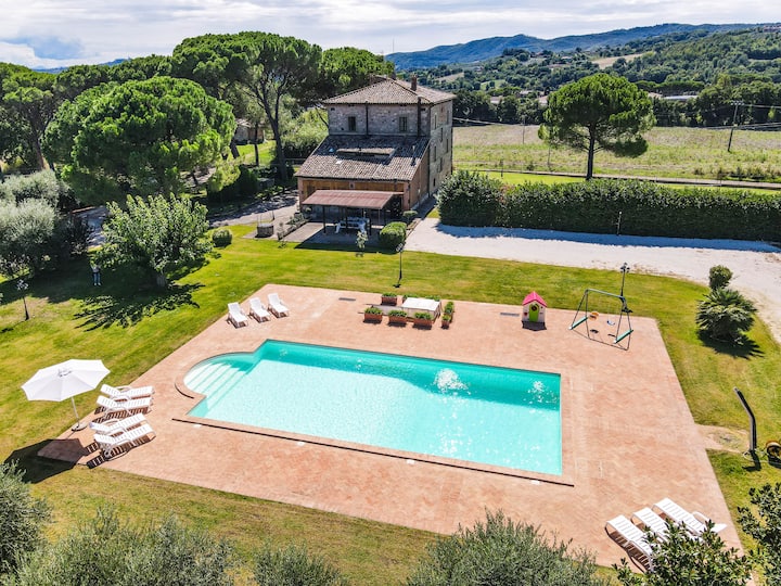 Villa With Private Pool, Soccer Field, Ping Pong - Todi