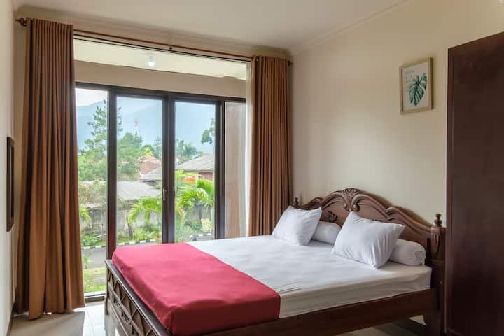 Cozy 1br Villa • Poolside Escape @ Puncak - Cisarua