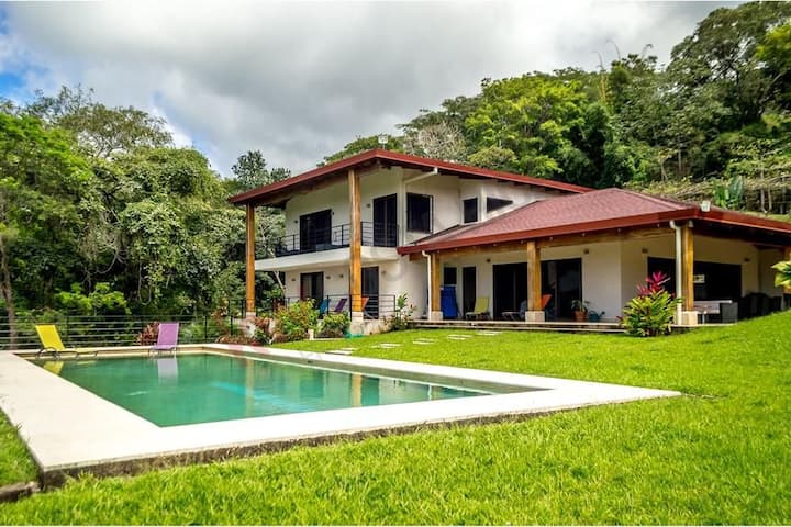 Luxury Villa In Turrubares: Pool & Mountain Views - Costa Rica
