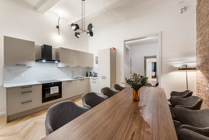 Schwarzspanierstraße 4 - Vienna