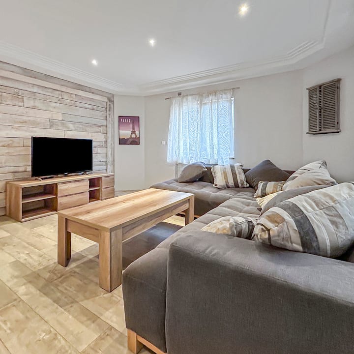 Grand Salon Cosy, Proche Centre Dijon & Garage 2p - Dijon