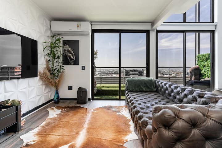 Serenity Pod | Designer Apartment | Sea Views - Cape Town