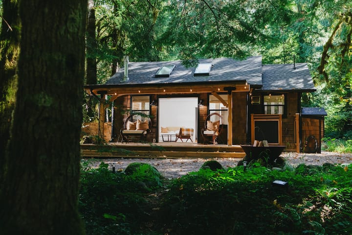 Wee Woodland- Riverfront Cabin In Welches - Oregon
