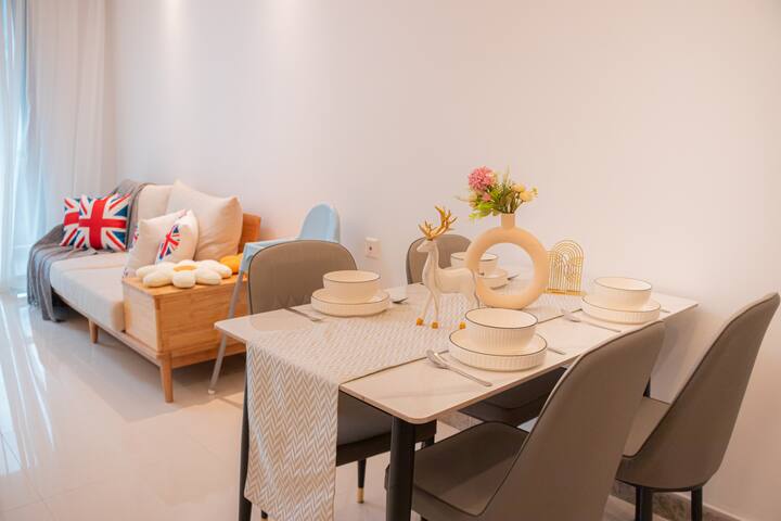 R&f Seine Region 2 Bedroom @ Level 35 | 4-8 Pax - Woodlands