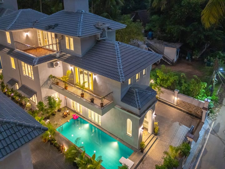 Lush 4.5bhk Pvt Pool & Lift | Near Candolim Beach - Goa
