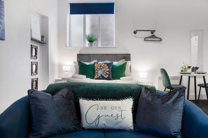 Whiskawaystays - Foregate Studio - No. 3 - Worcester, UK