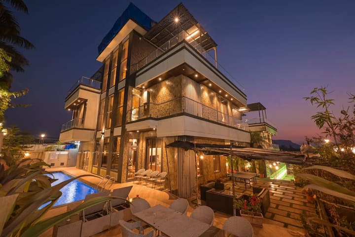 6bhk Chaos Mansion1 With Turf & Tt Byjalanta Stay - Lonavla