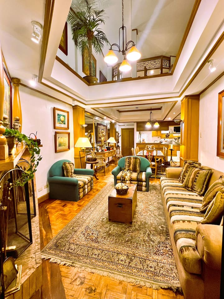 Art Gallery Penthouse With Hotel-comfort Beds - Baguio