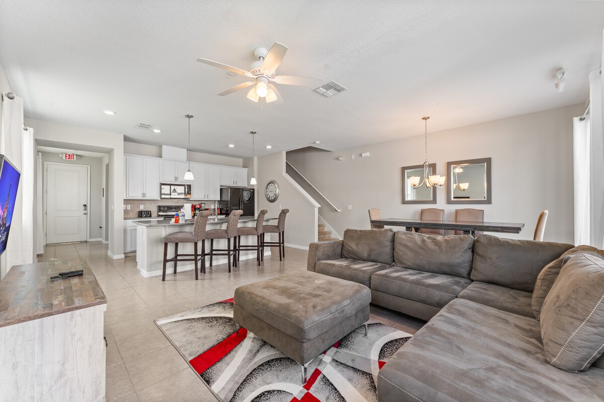 Beautiful house in Compass Bay with everything you need - Houses for ...