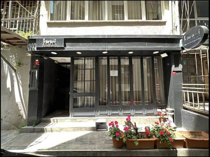 (1) Kara-i Flats In Karaköy - Karaköy