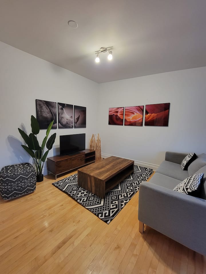 Heart Of Plateau Mont Royal Cozy Apartment - Montreal