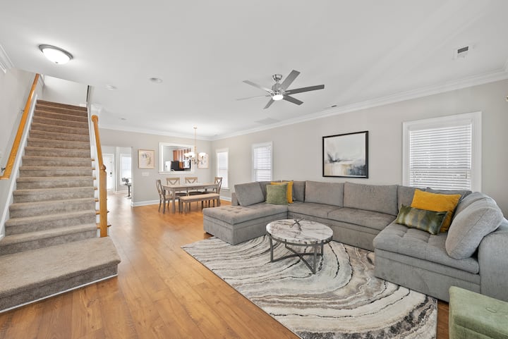 Rd Central: Modern Brier Creek Home Near Airport - Raleigh, NC