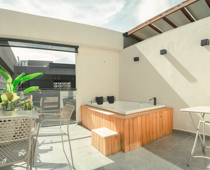 Loft En El Centro Con Jacuzzi Y Terraza Privados - Medellín