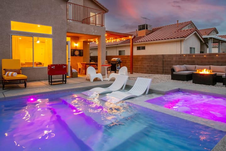 Vegas Getaway W/ Pool, Hot Tub, Bbq & Game Room! - Las Vegas, NV