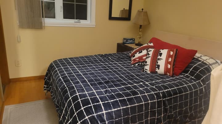 Chambre éLégante Avec Salle De Bain - Laval