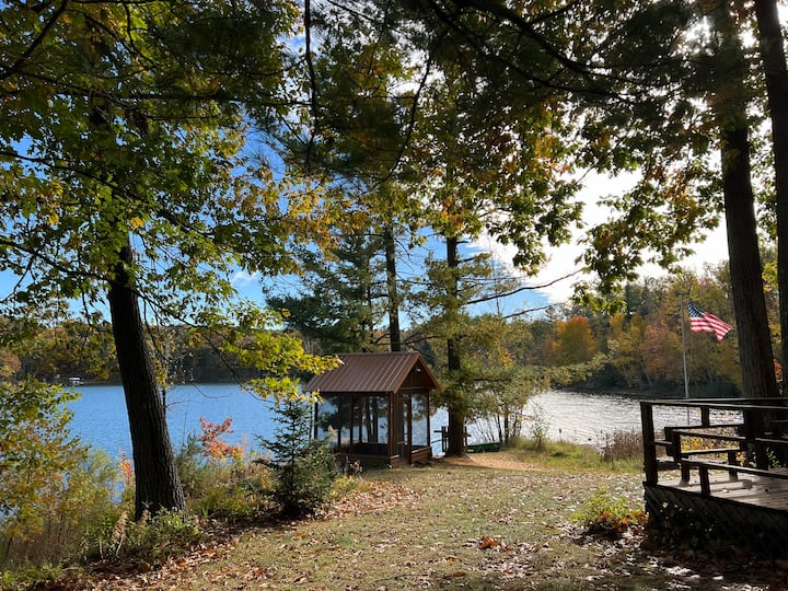 Lakefront House With Jacuzzi - Straight Lake State Park, Luck