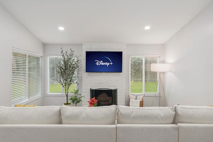*Disney Dream* 6bd Modern Home | Pooltab & Firepit - Santa Ana, CA