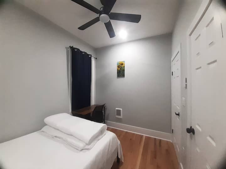 Minerva: Easy Commute To Nyc- Suite: 1b - Jersey City, NJ