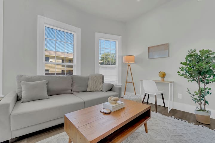 Downtown Dallas | Modern 1bd Apartment - Highland Hills - Dallas