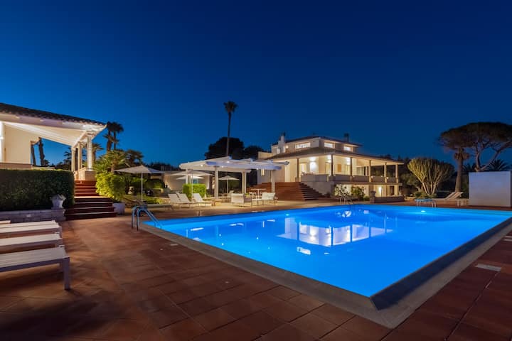 Villa Mary , Exclusive Villa On The Beach - Pozzallo