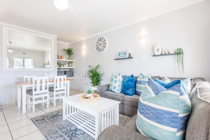 Chakas Rock Chalets 2-bed Built-in Braai With View - Dolphin Coast