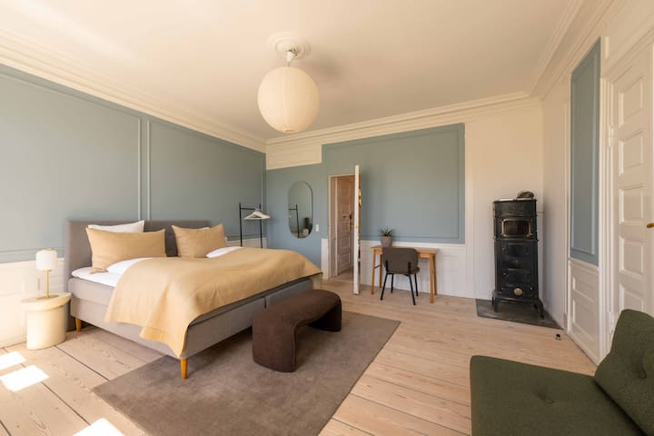Lovely Apartment Overlooking King's Garden - Copenaghen