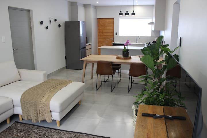 Brand New! Townhouse @ 1 On York - George