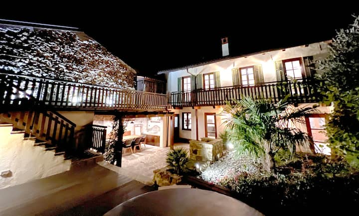 Historic Wine-stone House - Slap