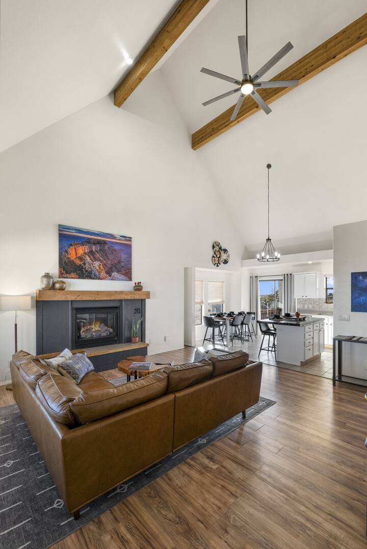 New* The Desert Ruby Family Home | 30min To Canyon - Grand Canyon National Park