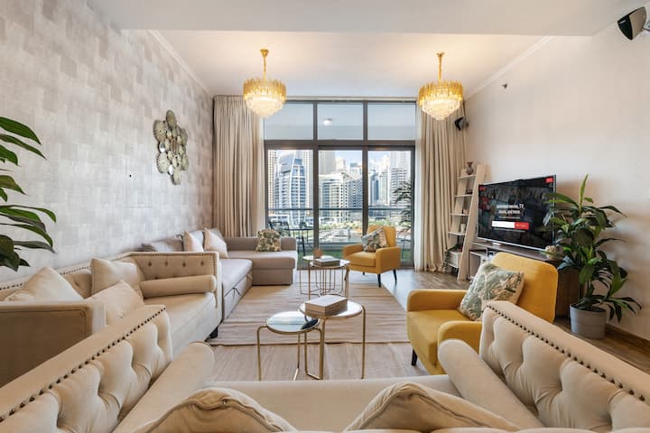 Royal Marina Experience Lavish 2br Waterfront View - Dubai