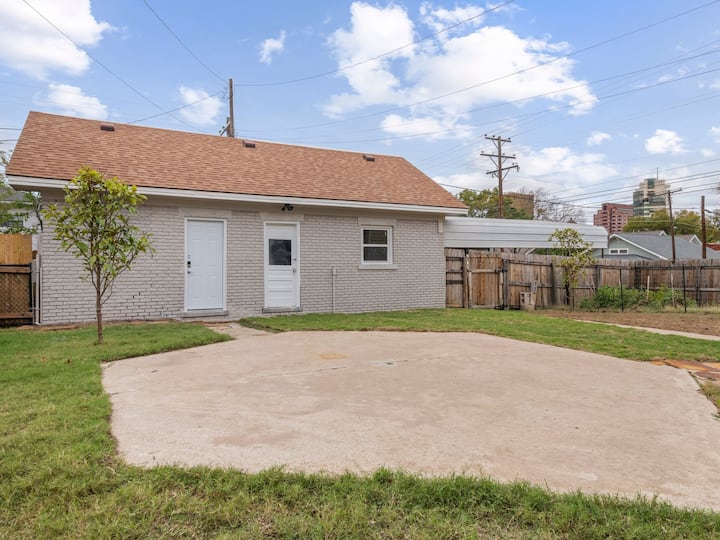 The Banker's Butler's Retreat - Dewey, OK