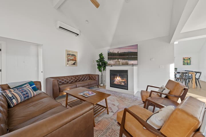 Downtown Lodge With Private Spa - Bend, OR