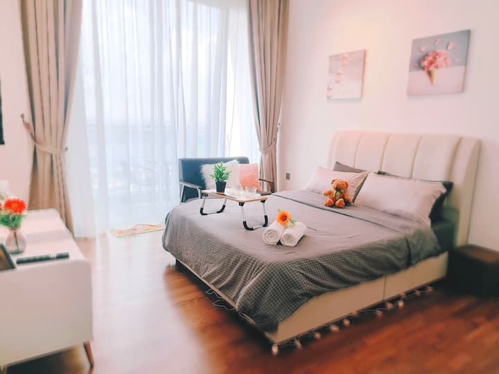 Lovely Seaview Studio-jacuzzibath/pool/gym/parking - Woodlands