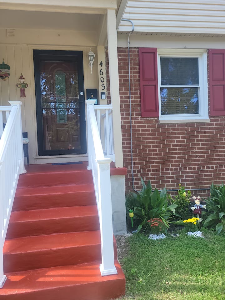 The Modern Spacious Luxury Loft - Forestville, MD