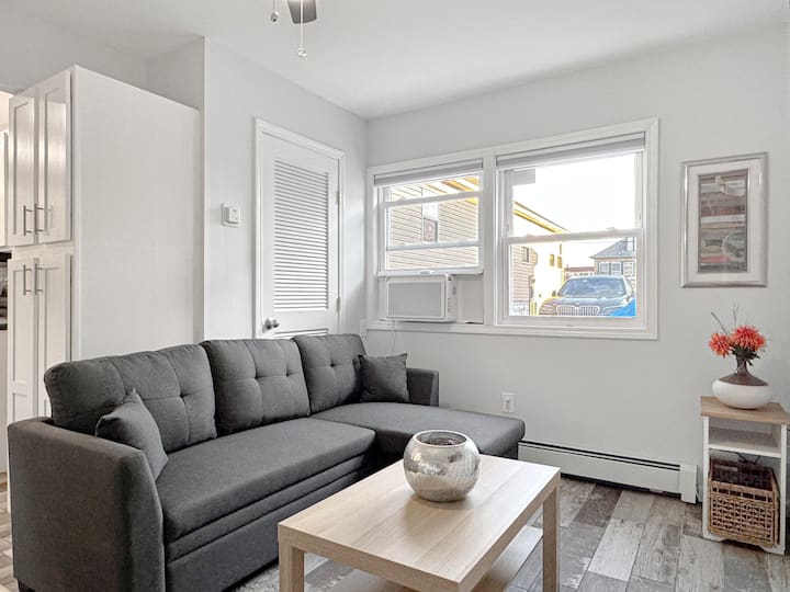 Beachside Retreat! 2br/1 Ba With Outdoor! - Seaside Park, NJ